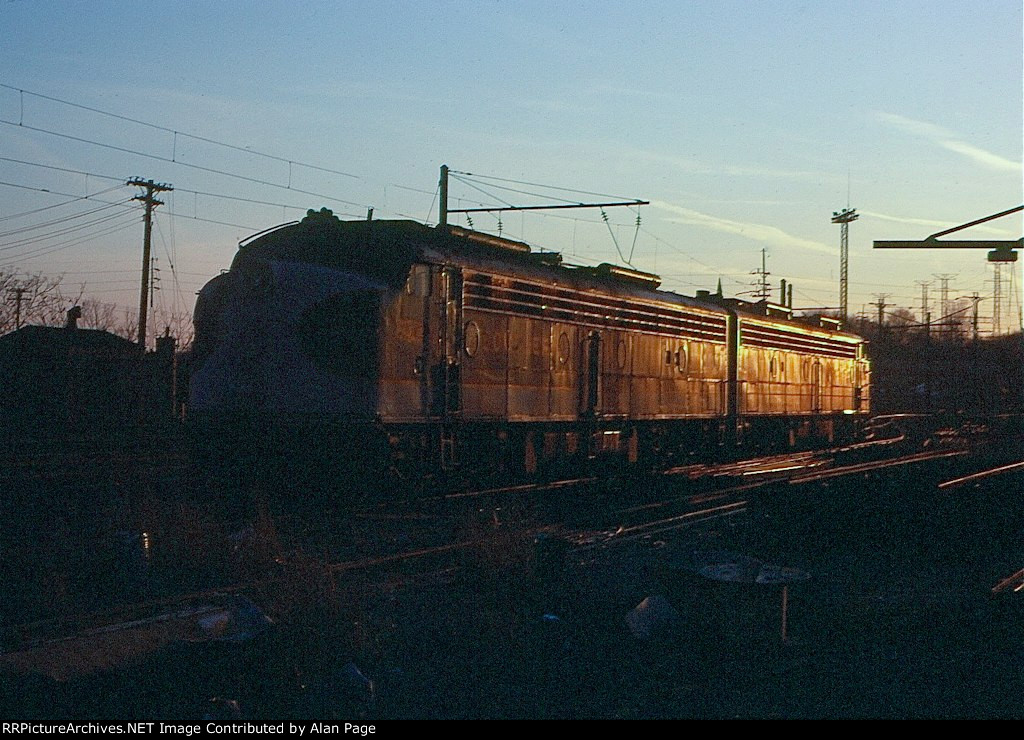 NJT E-8As 4333 and 4331
